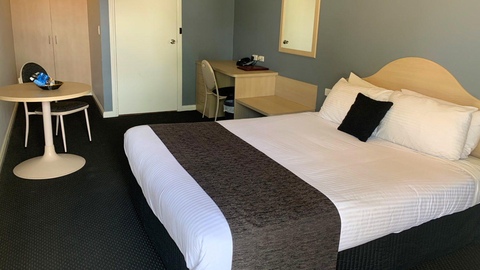 Charles Rasp Motor Inn | Luxury Group Accommodation Broken Hill