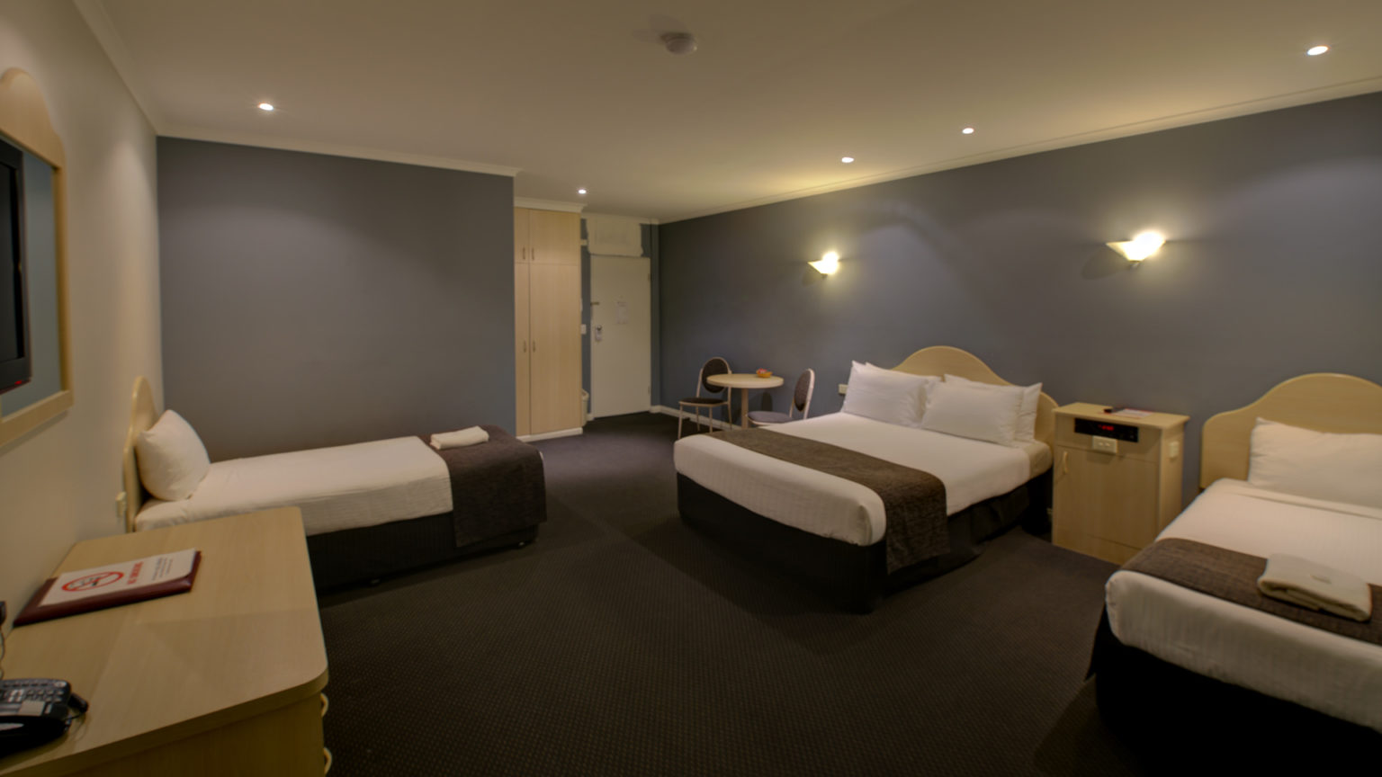 Charles Rasp Motor Inn | Luxury Group Accommodation Broken Hill